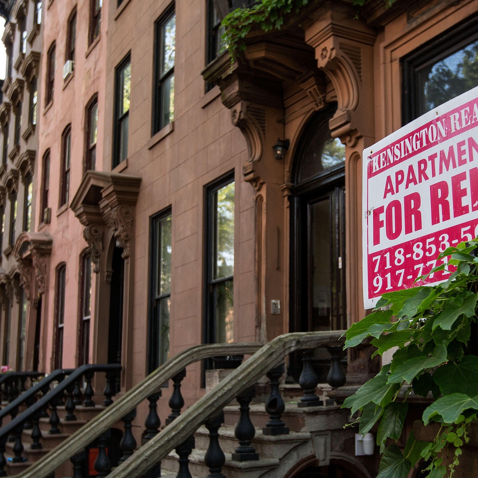 Feds accuse Zillow of paying Redfin $100 million to "stop competing"