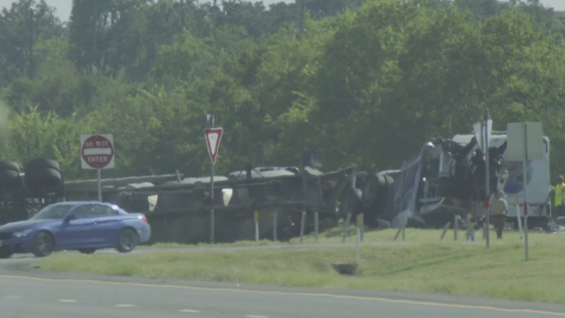 One person dead after wrong-way crash on SH-6 in Falls County, DPS says