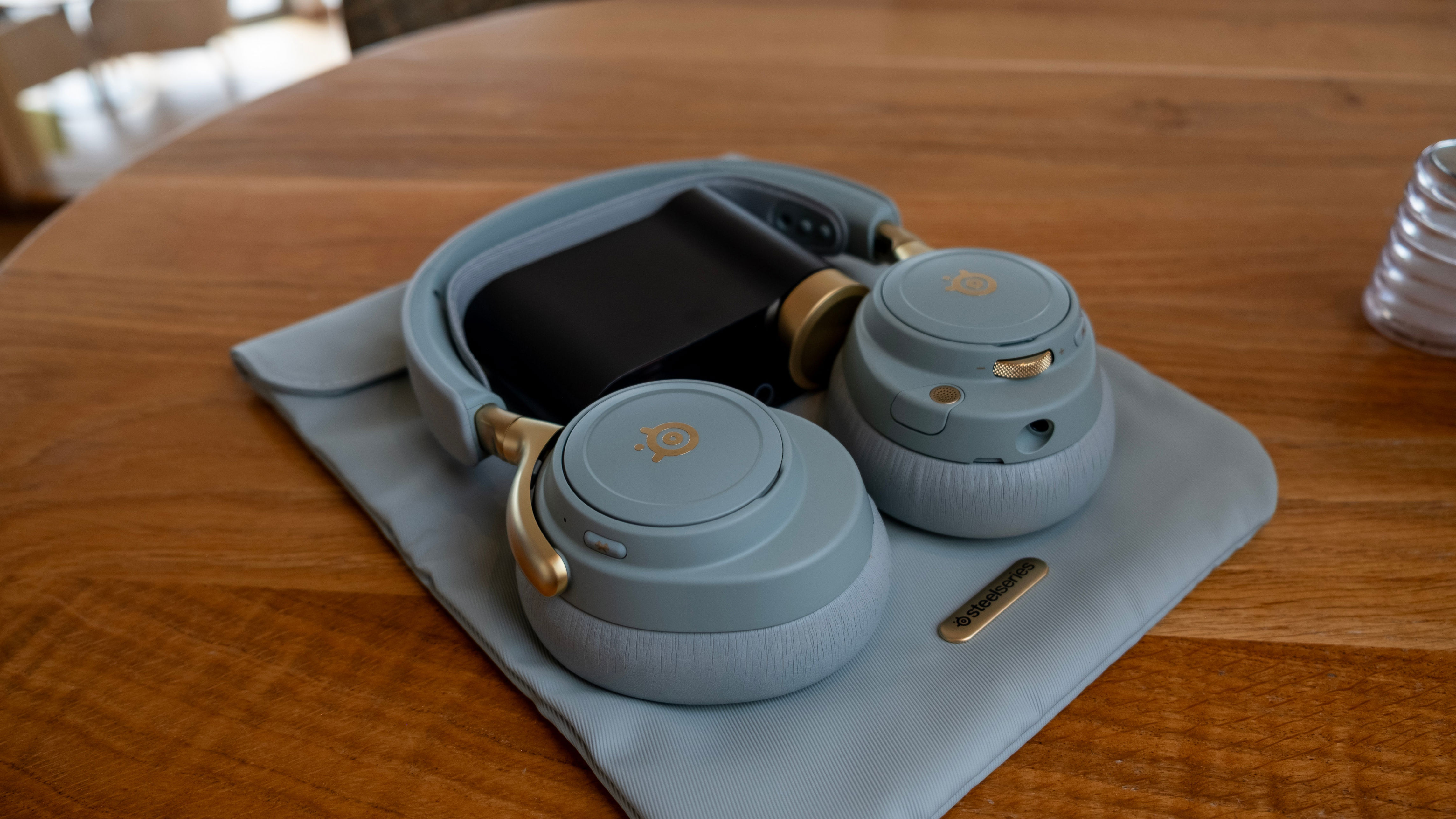 SteelSeries Arctis Nova Elite – Photos