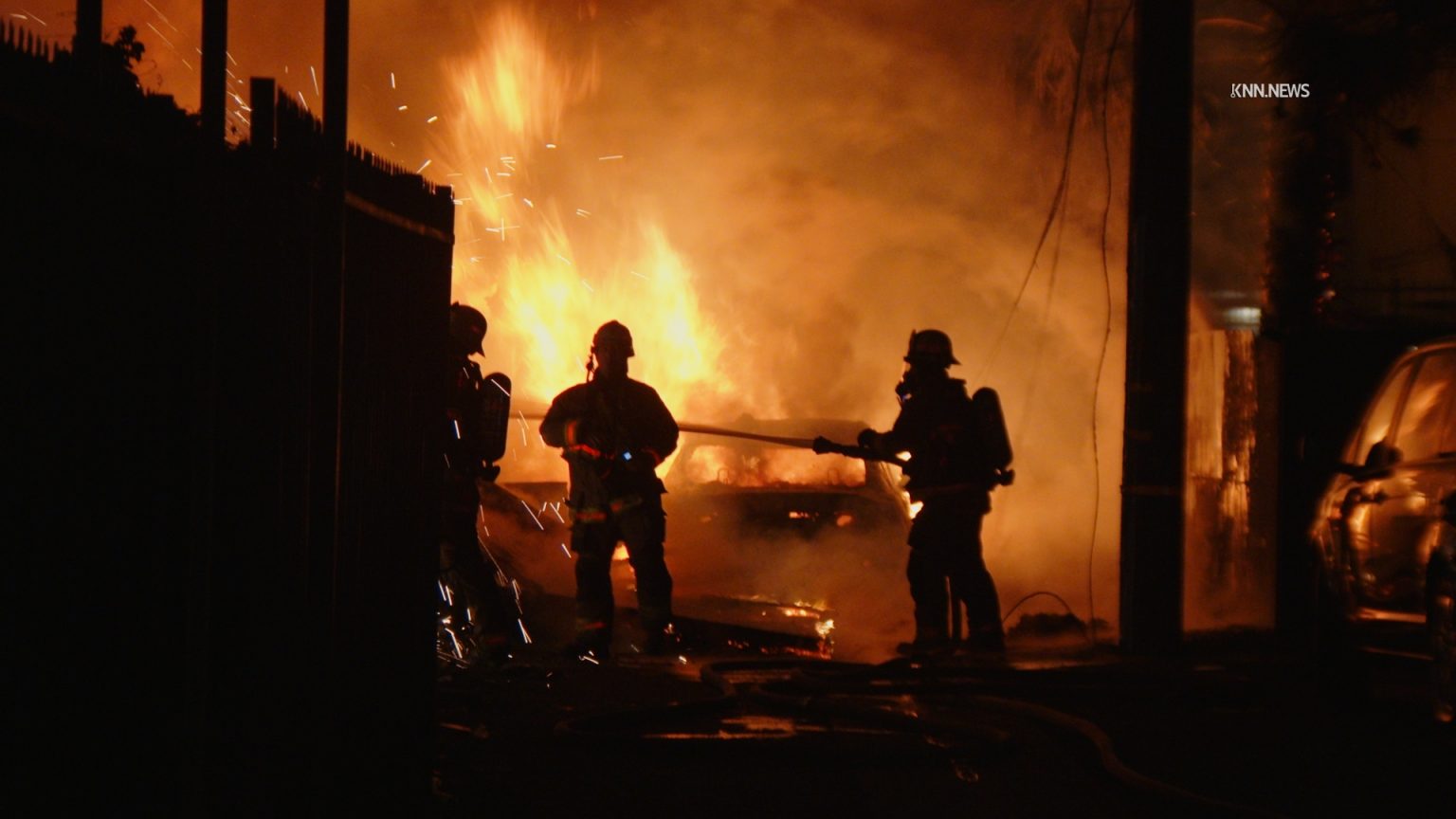 Man, dog die in East Hollywood house fire
