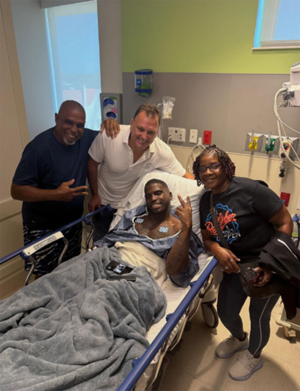 NFL fans stunned by Tyreek Hill’s enthusiastic reaction to horror injury