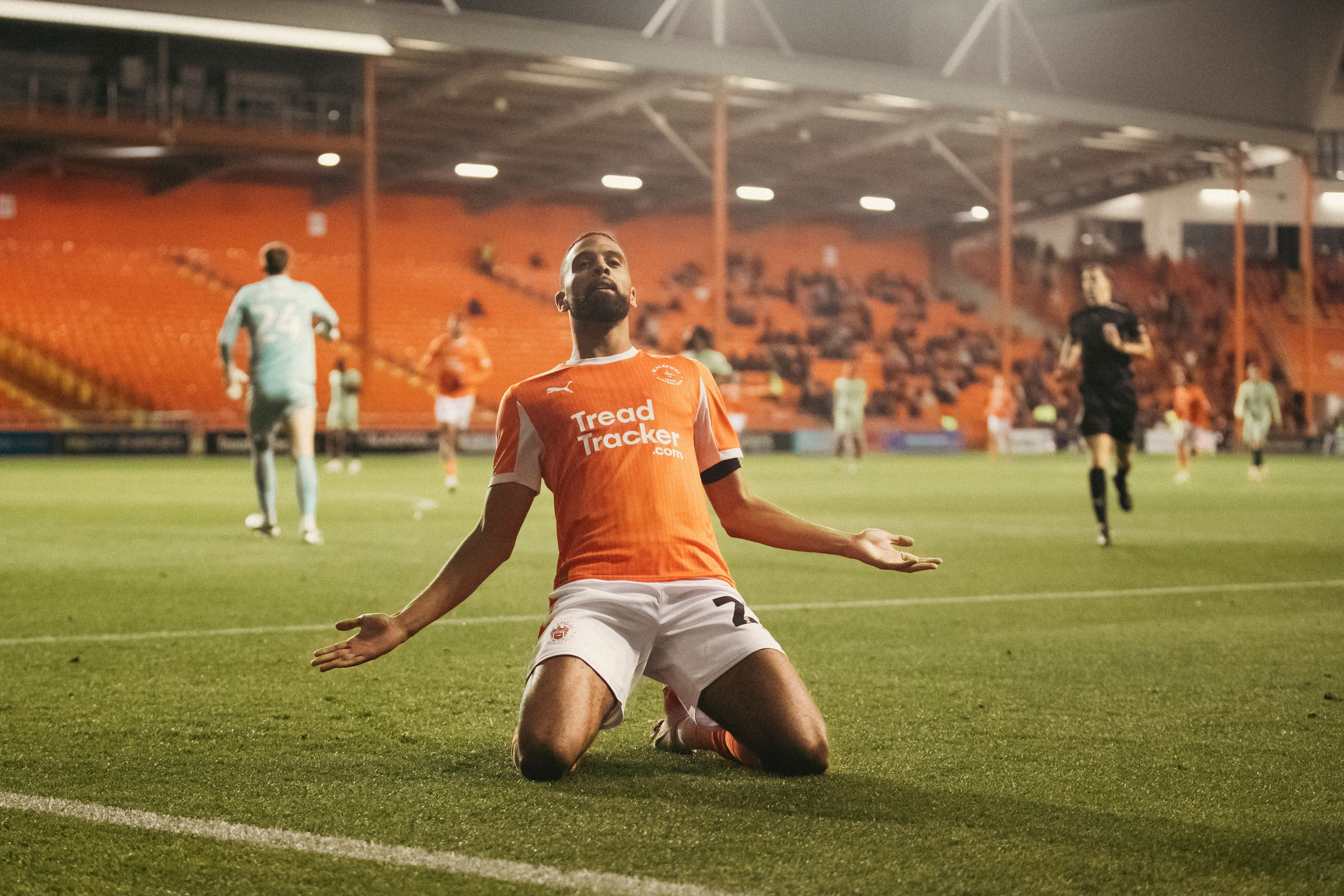 Blackpool 2-2 Luton Town: Seasiders squander two-goal lead to draw at ...
