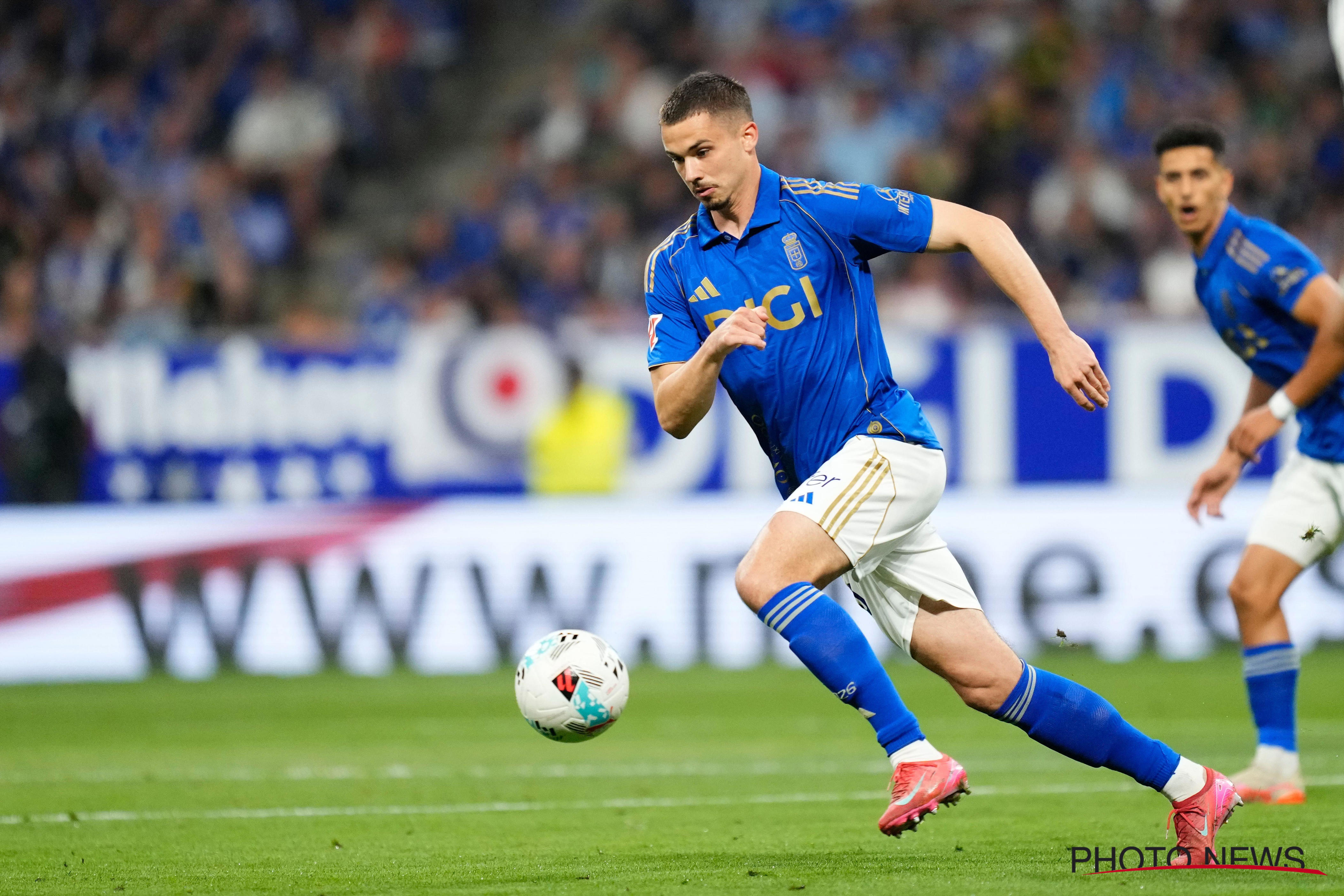 Leander Dendoncker wint met Oviedo na spectaculaire comeback tegen Valencia