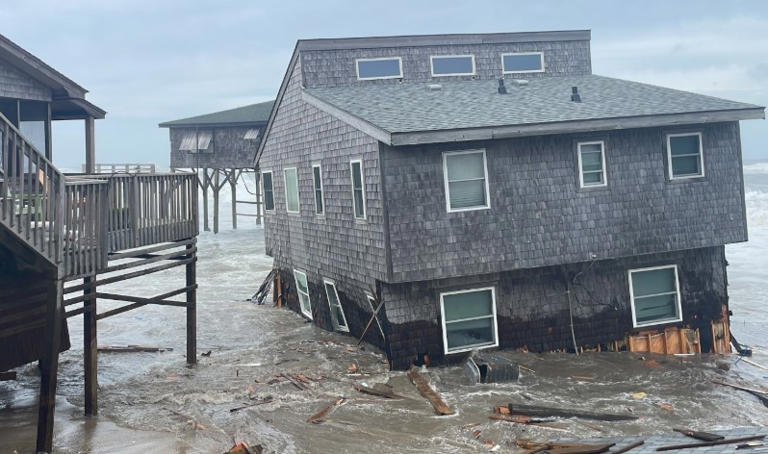 5 Outer Banks homes fall into ocean within 45 minutes as Hurricanes ...