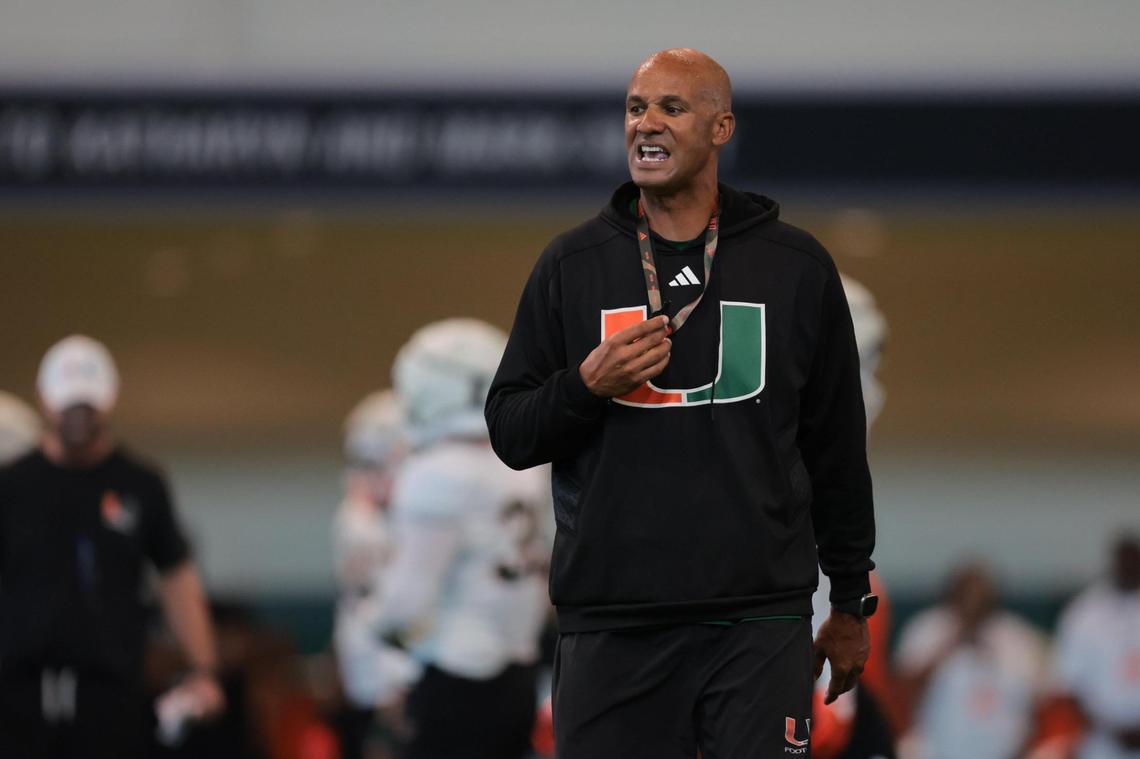 Dolphins legend Jason Taylor broke the Internet during the game. Here's why