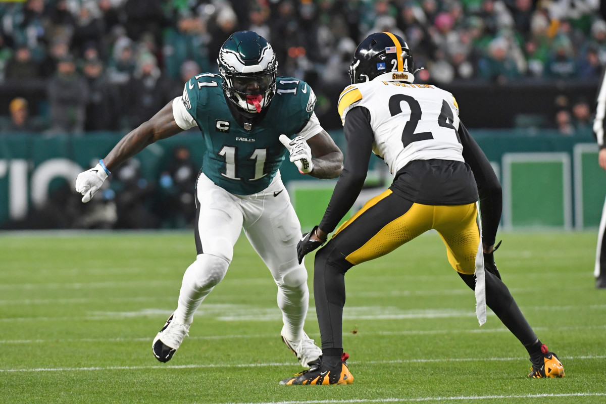 Cryptic message from superstar WR should trigger Steelers GM Omar Khan ...