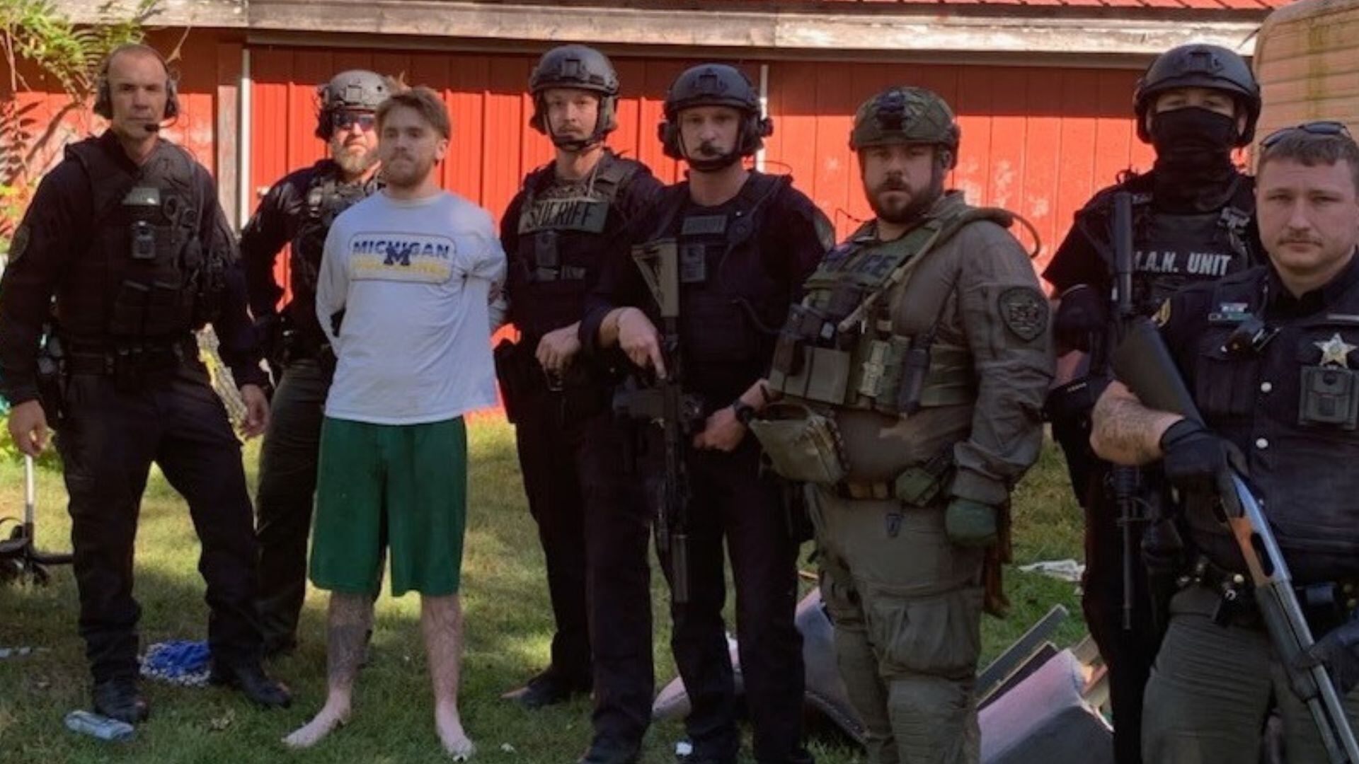 Man wanted on felony parole warrants arrested days after police chase