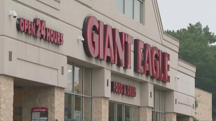 Giant Eagle cuts prices on hundreds of grocery staples through end of 2025
