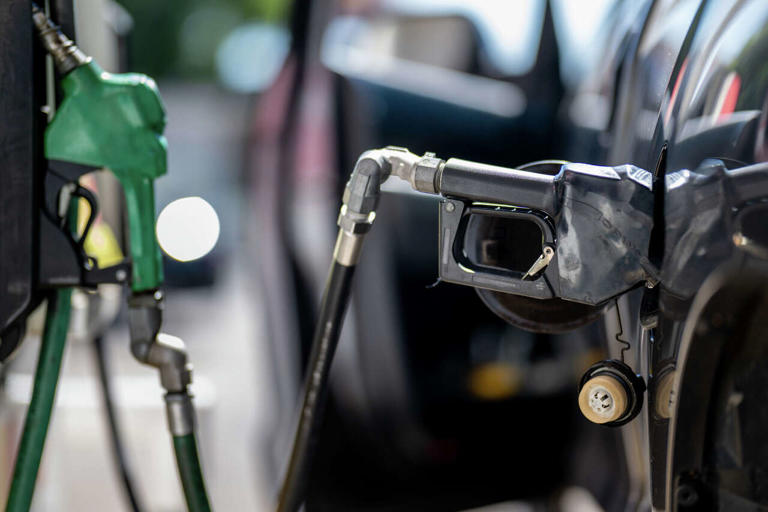 2,000 jobs cut as Houston oil giant restructures global operations