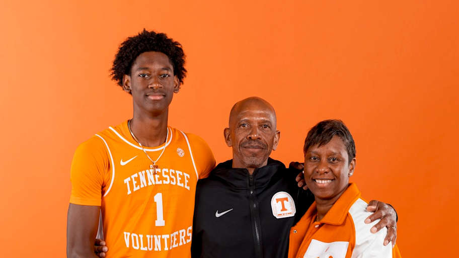 Four-Star Forward Ralph Scott Commits to Tennessee Basketball