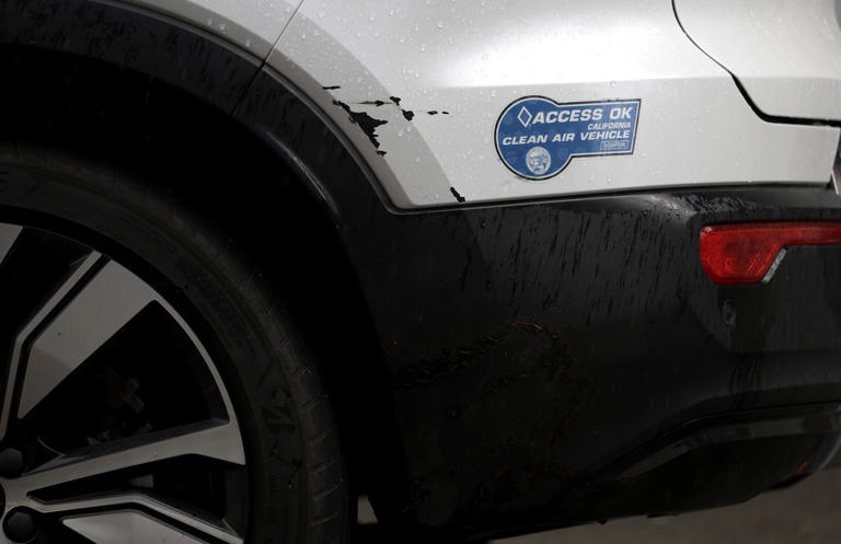 Say goodbye to EV tax credit, carpool lane perk: See when programs are ...