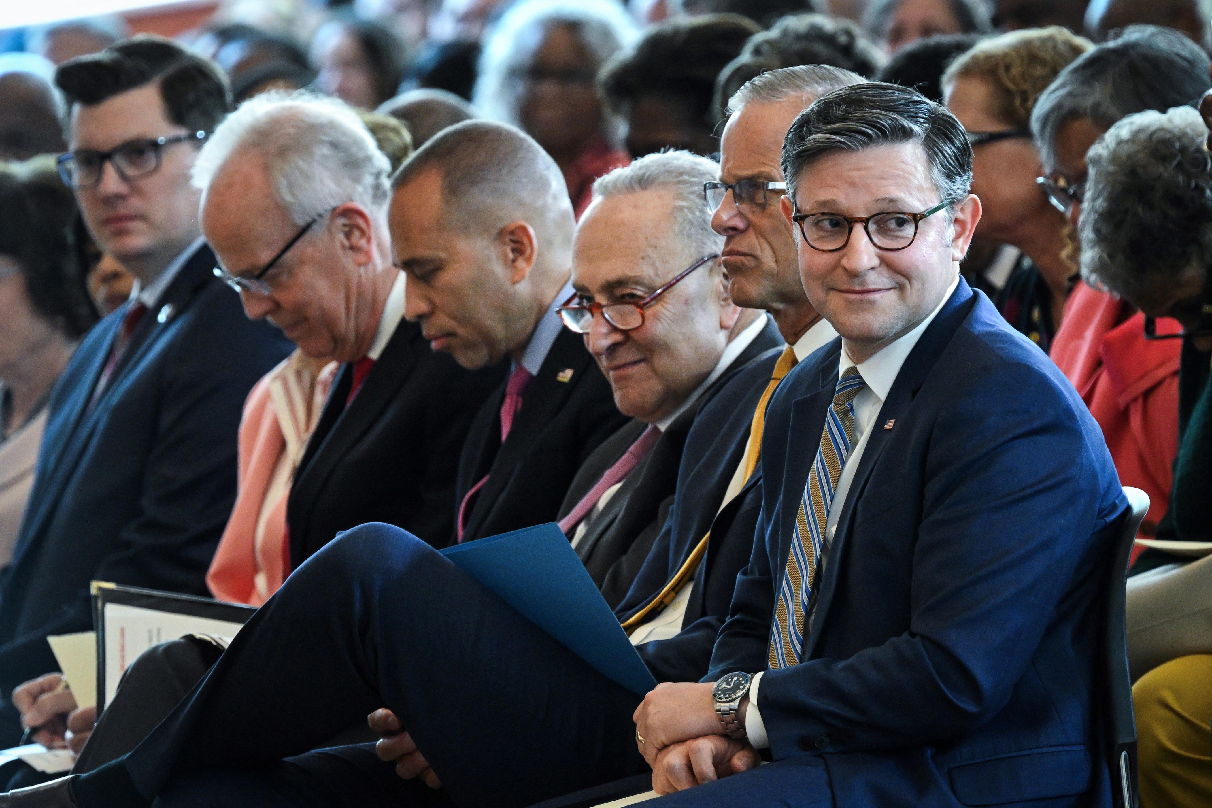 Will the government reopen today? See what time Senate votes today on ...