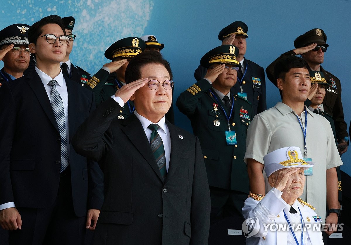 Lee vows to regain wartime operational control from U.S., lead joint ...