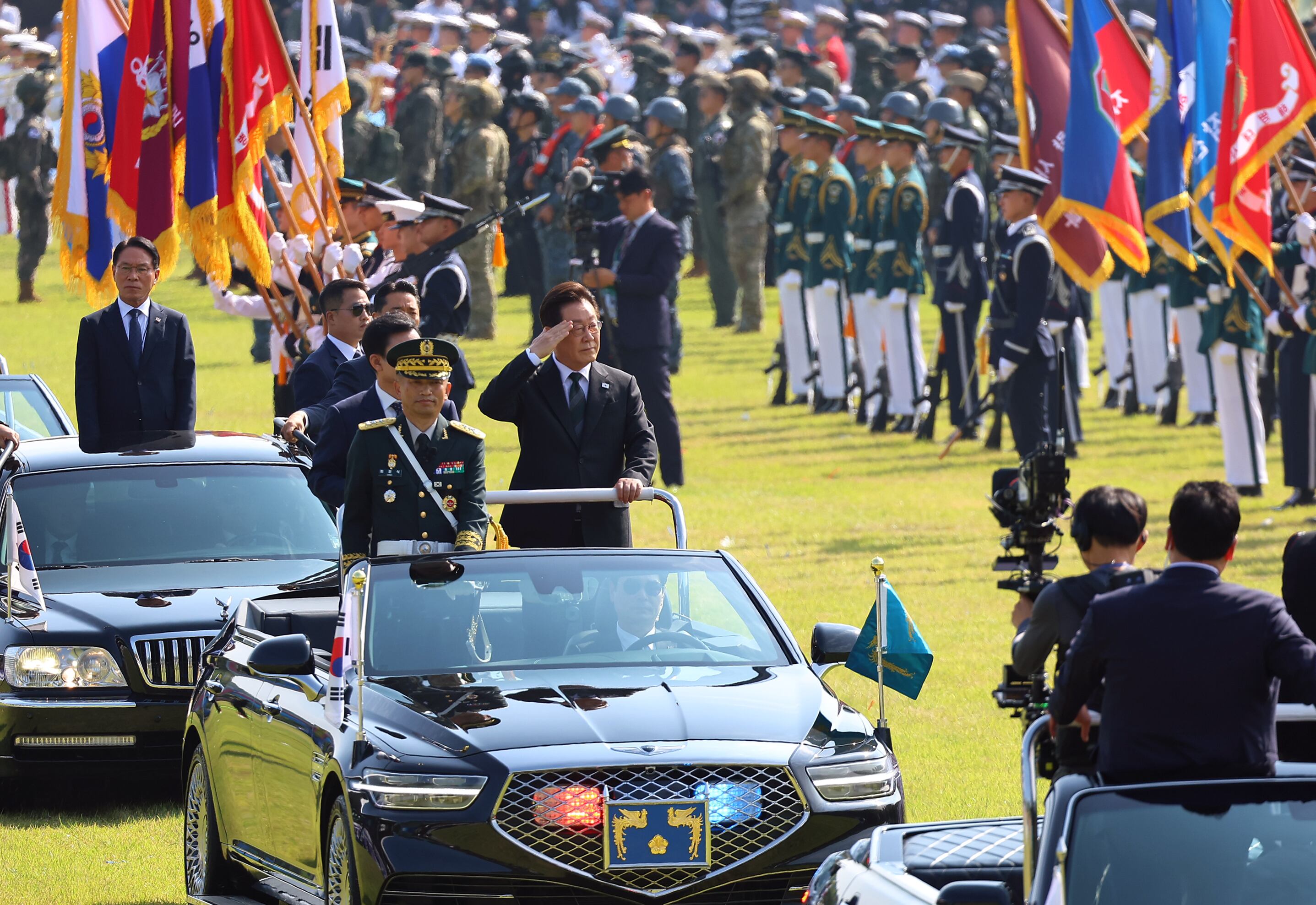 President Lee Vows Self-Reliant Defense, OPCON Recovery