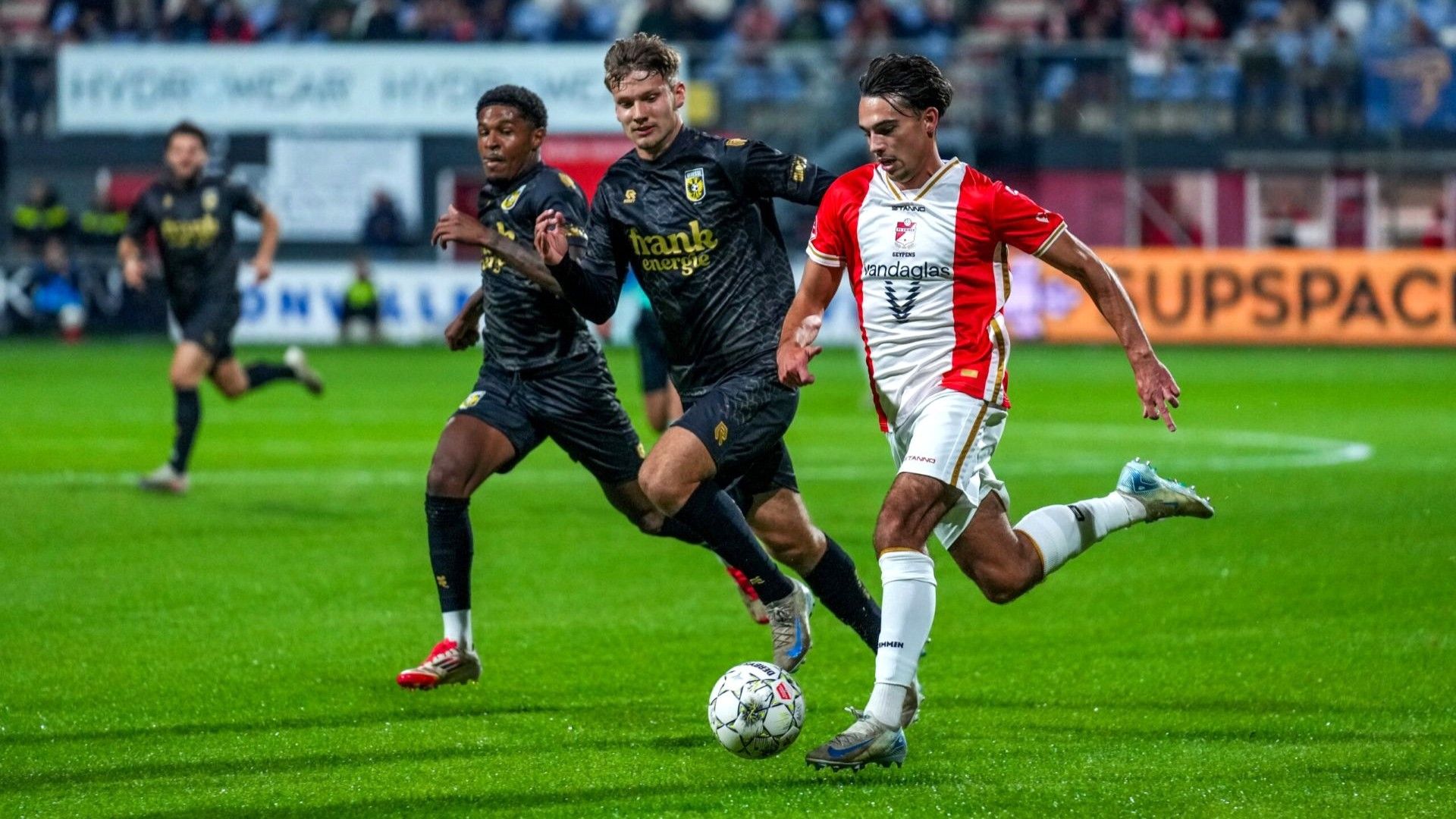 Tim Geypens Starter, FC Emmen Kena 'Comeback' Vitesse Arnhem