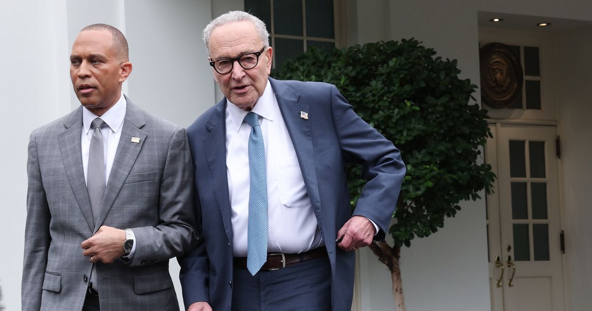 Hakeem Jeffries Freaks Out Over Meme Video Posted by Trump: 'Say It to ...