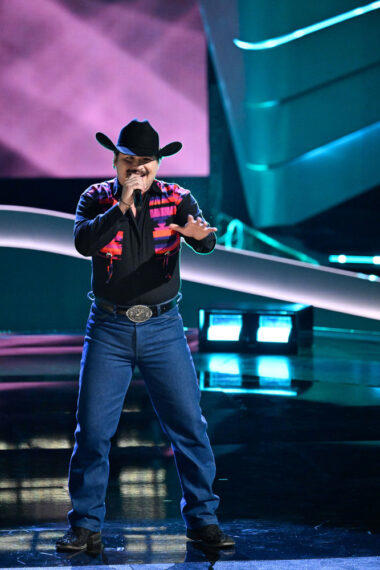 ‘The Voice’ Recap: Niall Nabs the Night’s Only 4-Chair Turn