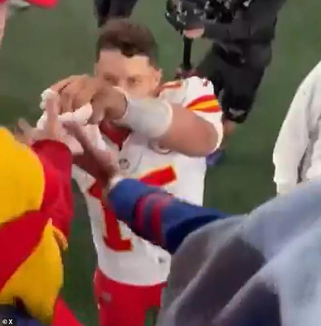 Revealed: Chiefs' perfect response after NFL's 'Phillies Karen' stole boy's gift from Patrick ...