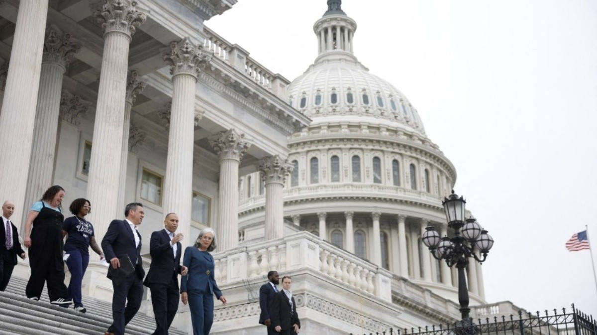 Government Shutdown 2025: Which Services Close and Which Remain Open?