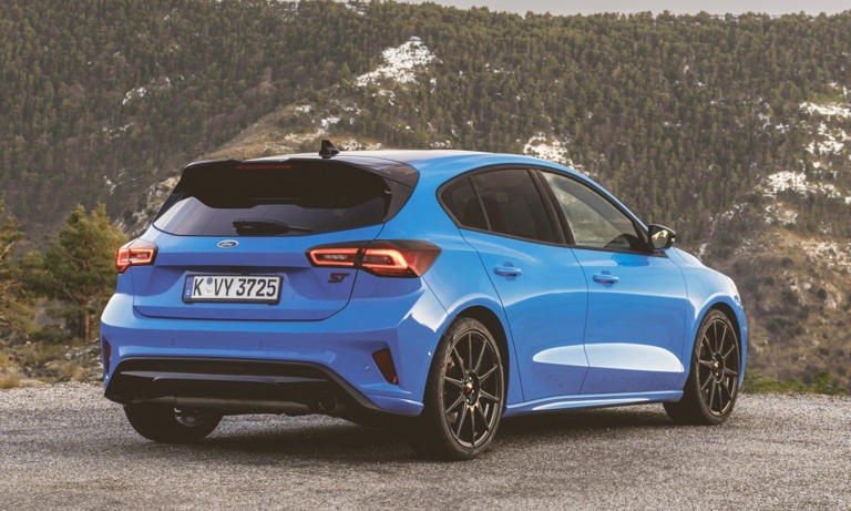 El fin de una era. Sale de la planta de producción el último Ford Focus ...