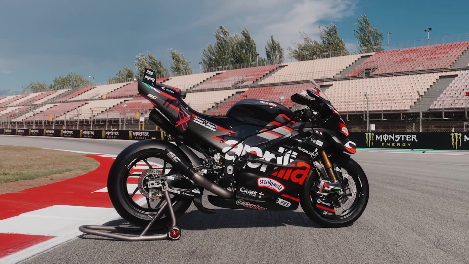 Aprilia RSV4 X-GP Riders Unveil