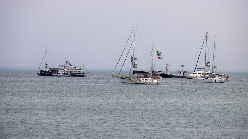 Ο στολίσκος πλησιάζει τις ακτές της Γάζας, το Πολεμικό Ναυτικό των IDF ...