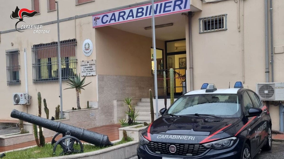 Isola Capo Rizzuto, fuochi d'artificio abusivi durante l'evento di ...