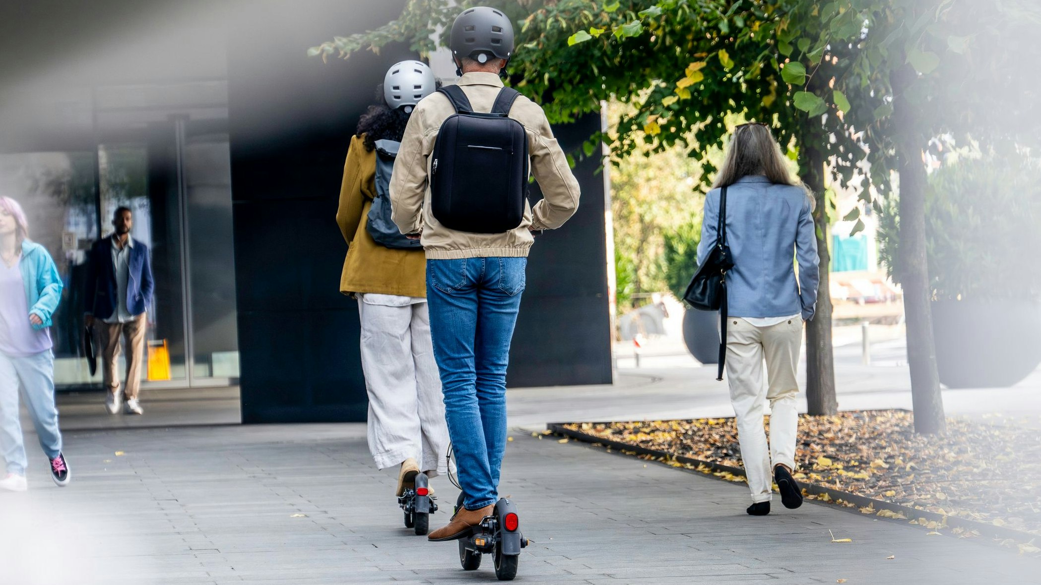 Helmpflicht für E-Scooter? Die Neos sagen Nein
