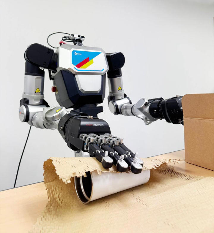 CJ Logistics Develops Humanoid Robot Hand for Logistics