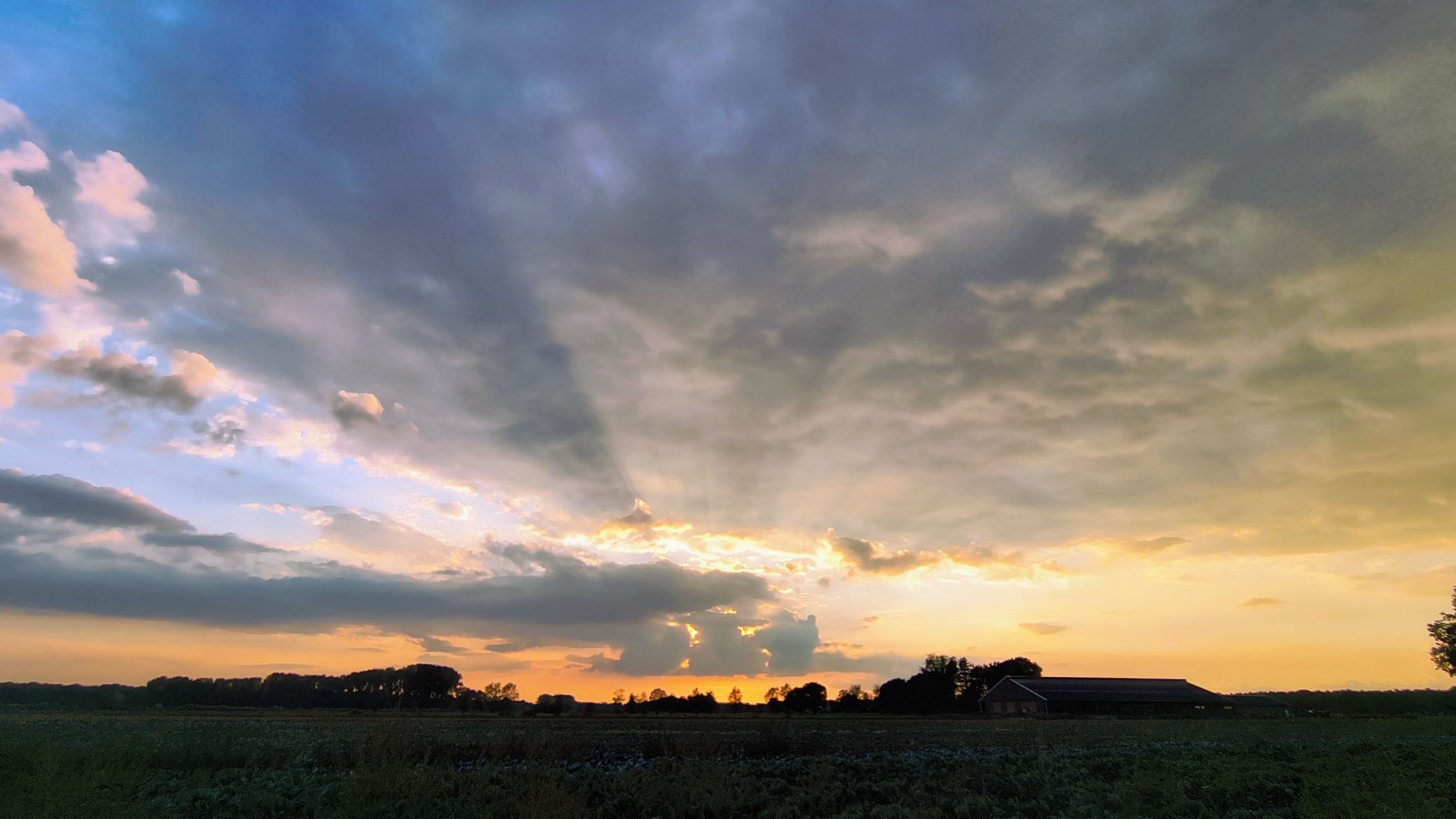 Weerman Samuel: "Dan wordt het nat en winderig"