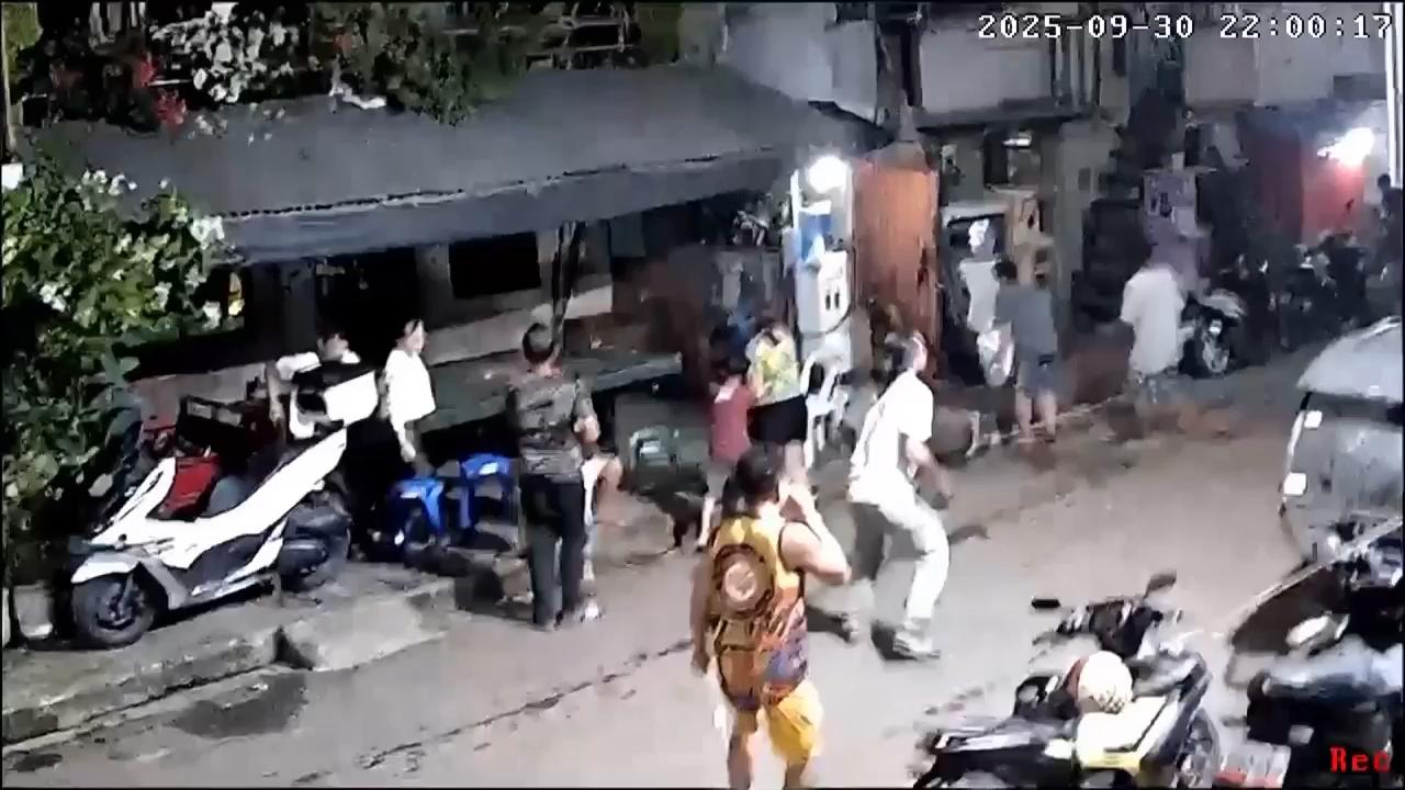 VDO shows intense earthquake, sending people running and panicking on ...