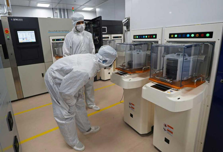 India ready to rev up chipmaking, industry pioneer says