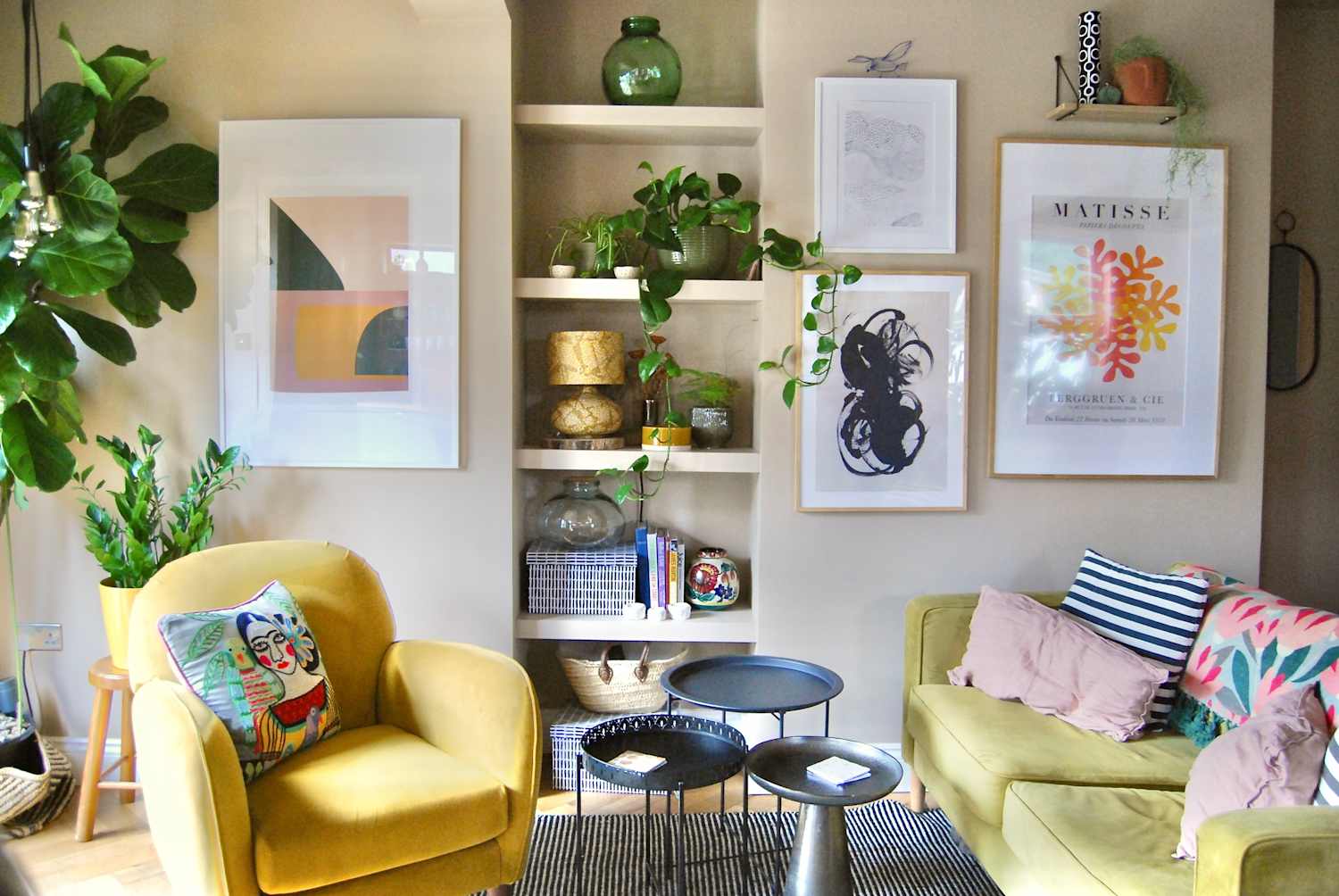 This Easy Wall Art Hack Is a Fun Way to Update Your Boring Walls (It ...