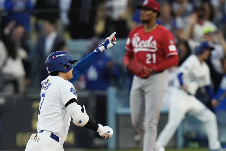 Dodgers mash way to Game 1 MLB playoffs win over Reds | Replay