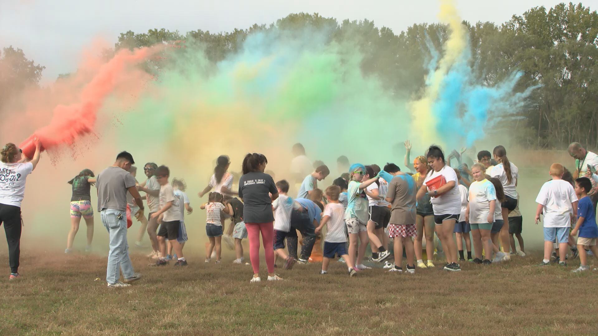 Lincoln Public Schools students organize color run at Arnold Elementary