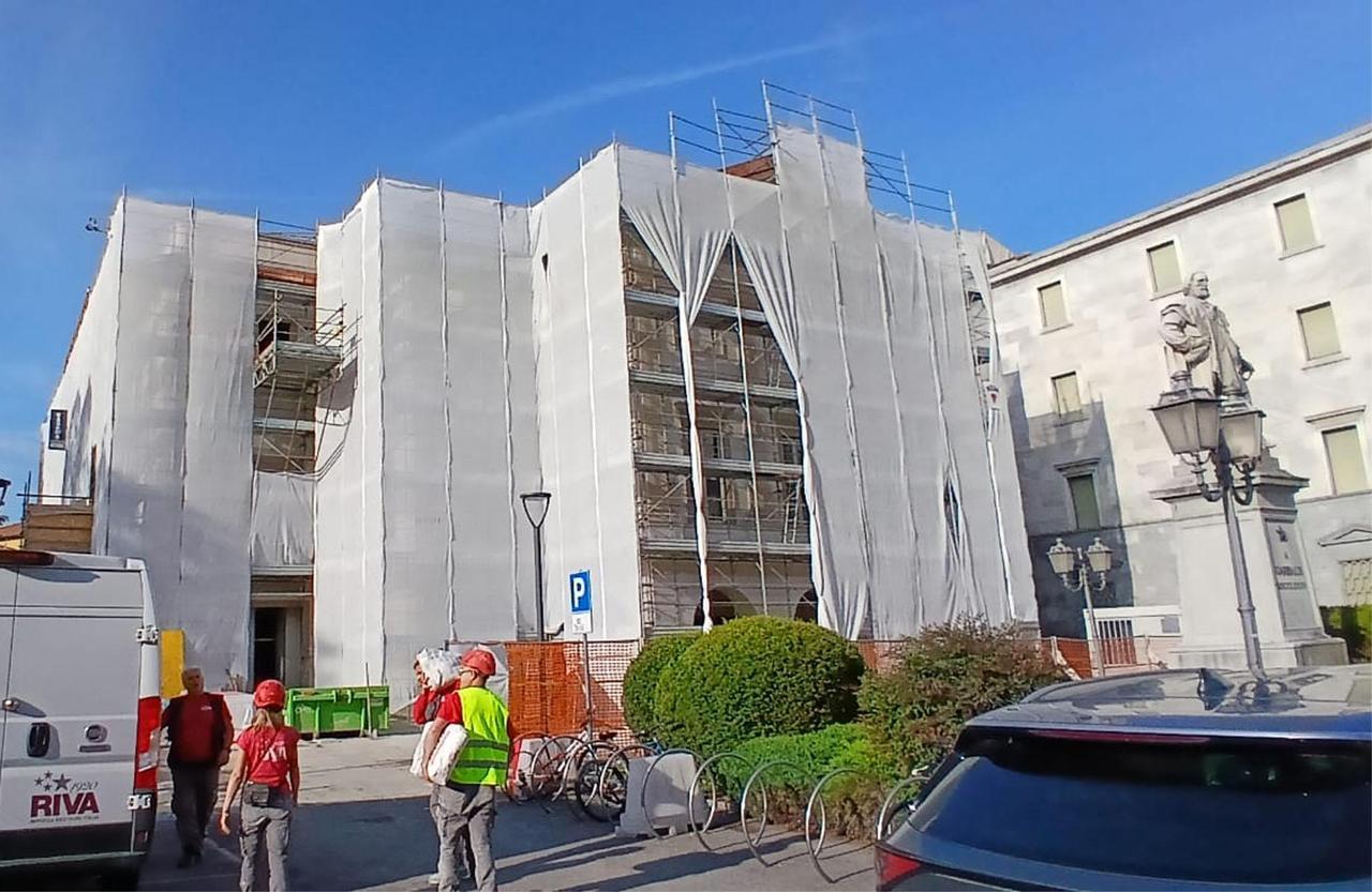 Riapre la Scala del lago di Como. Dopo otto anni e mezzo e i cantieri