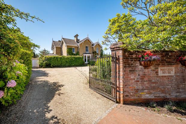 Prominent Victorian home on Botley High Street up for sale for £1.65 ...