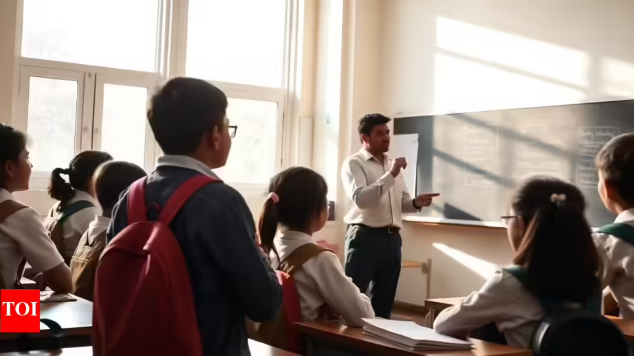 Students in Delhi schools to learn about RSS and freedom fighters under ...