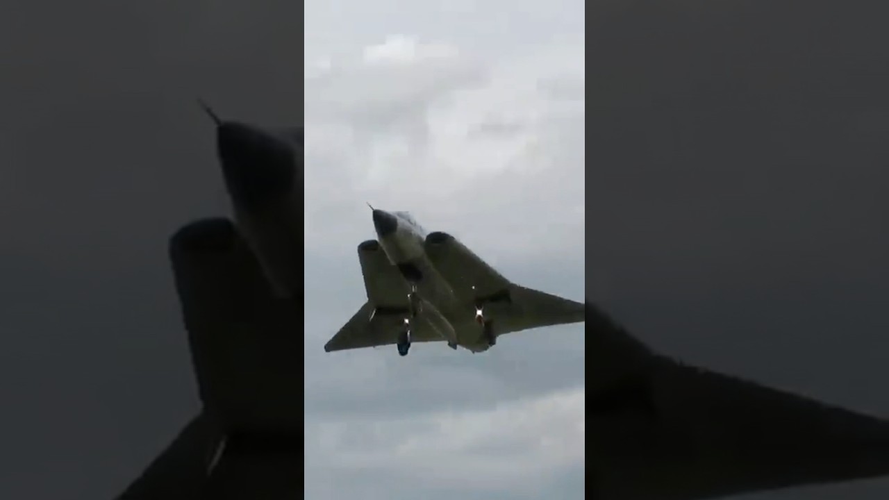 SAAB Viggen & Draken Jets Low On Landing