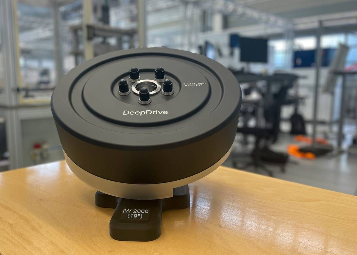 Este Tesla Model 3 tiene unos modernos motores en rueda que mejoran un ...