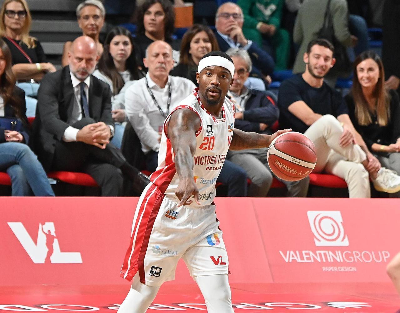 Pesaro, all’esordio si salva solo Tambone . Felder e Miniotas firmano ...