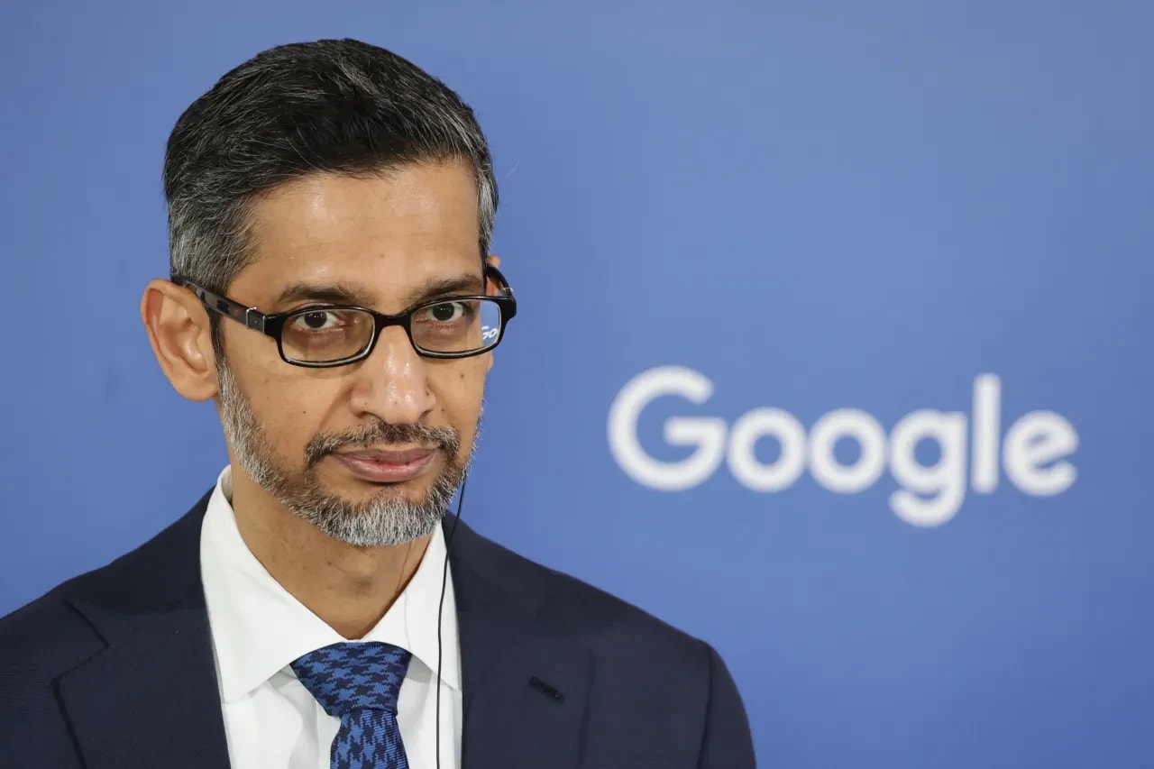Alphabet Stock Outperformed Mega-Cap Tech Peers In Q3, Thanks To 38% ...