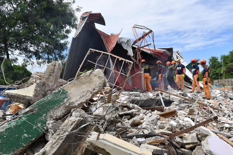 69 dead after powerful earthquake in the Philippines