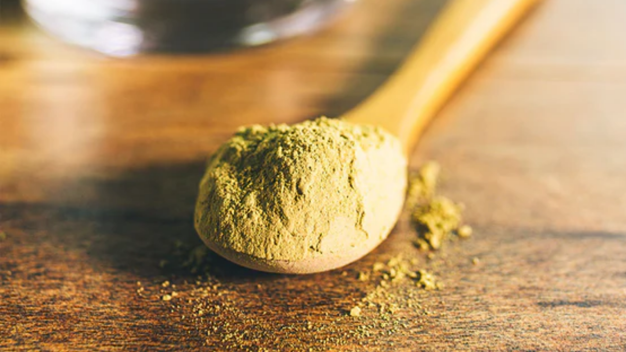 5 Ayurvedic powders every desi girl swears by for faster hair growth