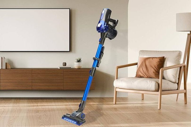 'Excellent' £60 vacuum cleaner that 'lives up to Dyson' flying off shelves