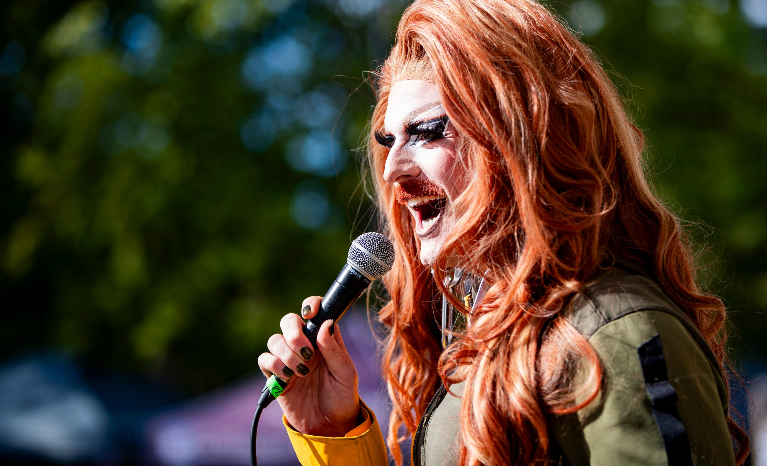 Central Oregon drag queen fights outdoor retailer's copyright lawsuit