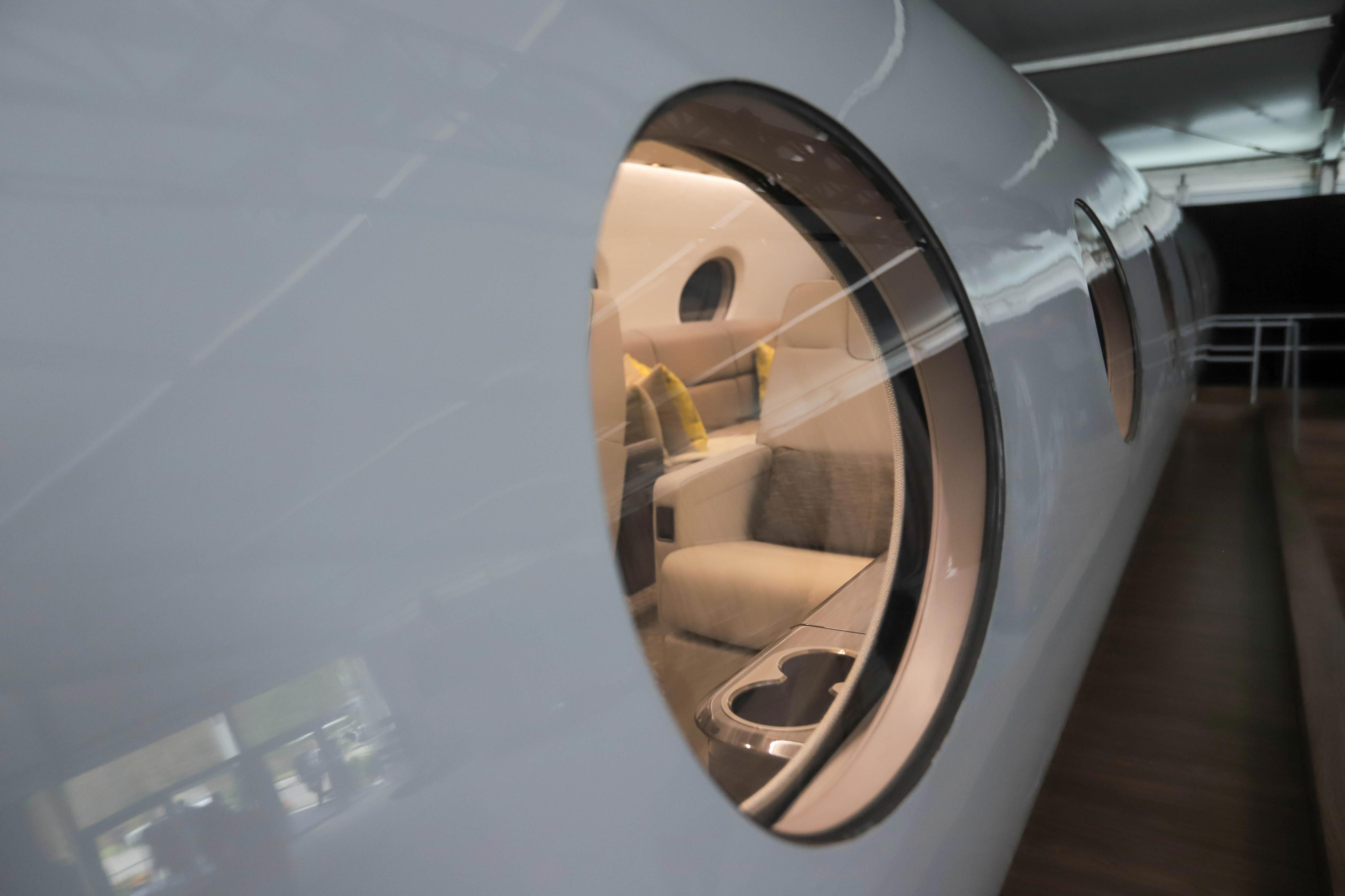 Savannah-based Gulfstream unveils the G300, the sixth model in next ...