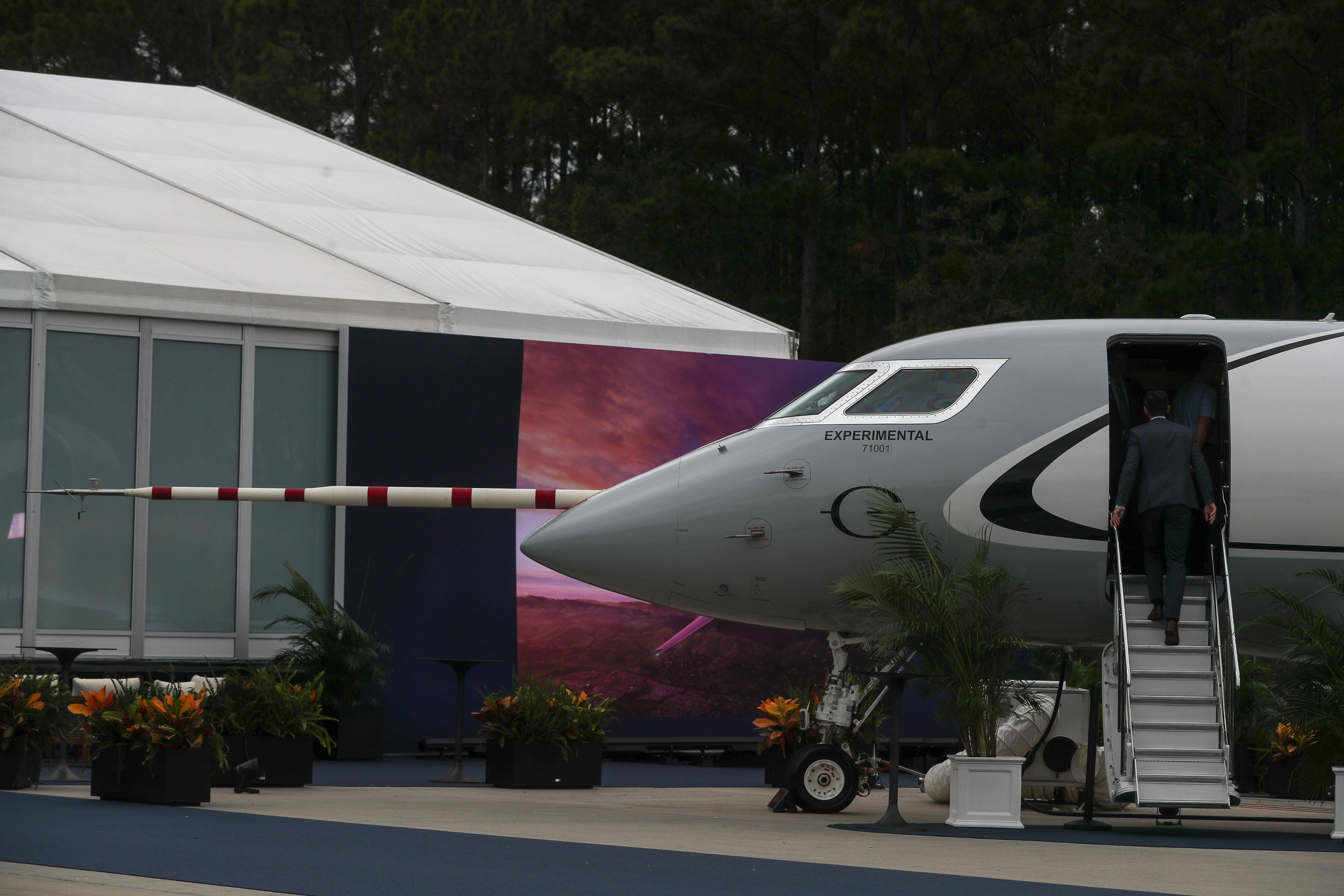 A next-generation jet was just revealed by Gulfstream. See the ...