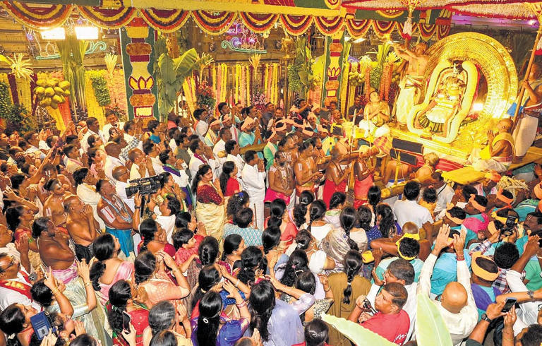 Lord Malayappa on Chandra Prabha Vahanam mesmerises devotees