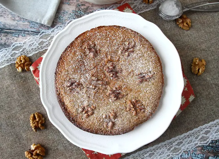 Super-easy walnut cake with just 4 ingredients